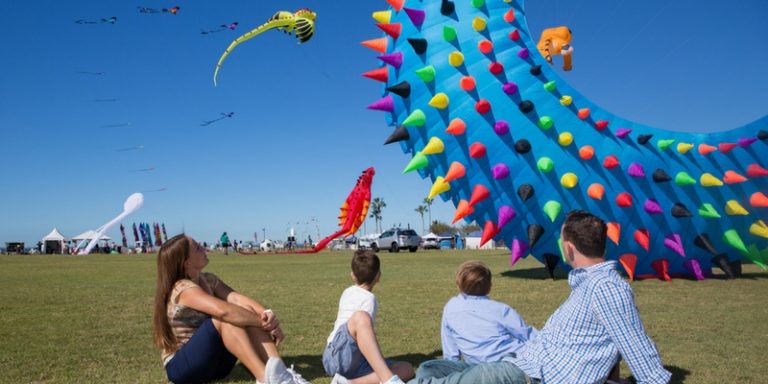 Kites of All Shapes will Fill the Sky @ Redcliffe Kite Fest - Redcliffe ...